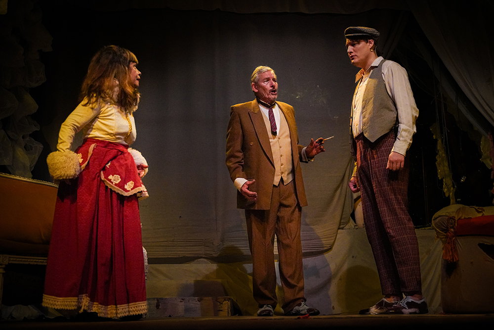 Errante, el musical: Héctor Ansaldi y su eterno trajinar tras la ...